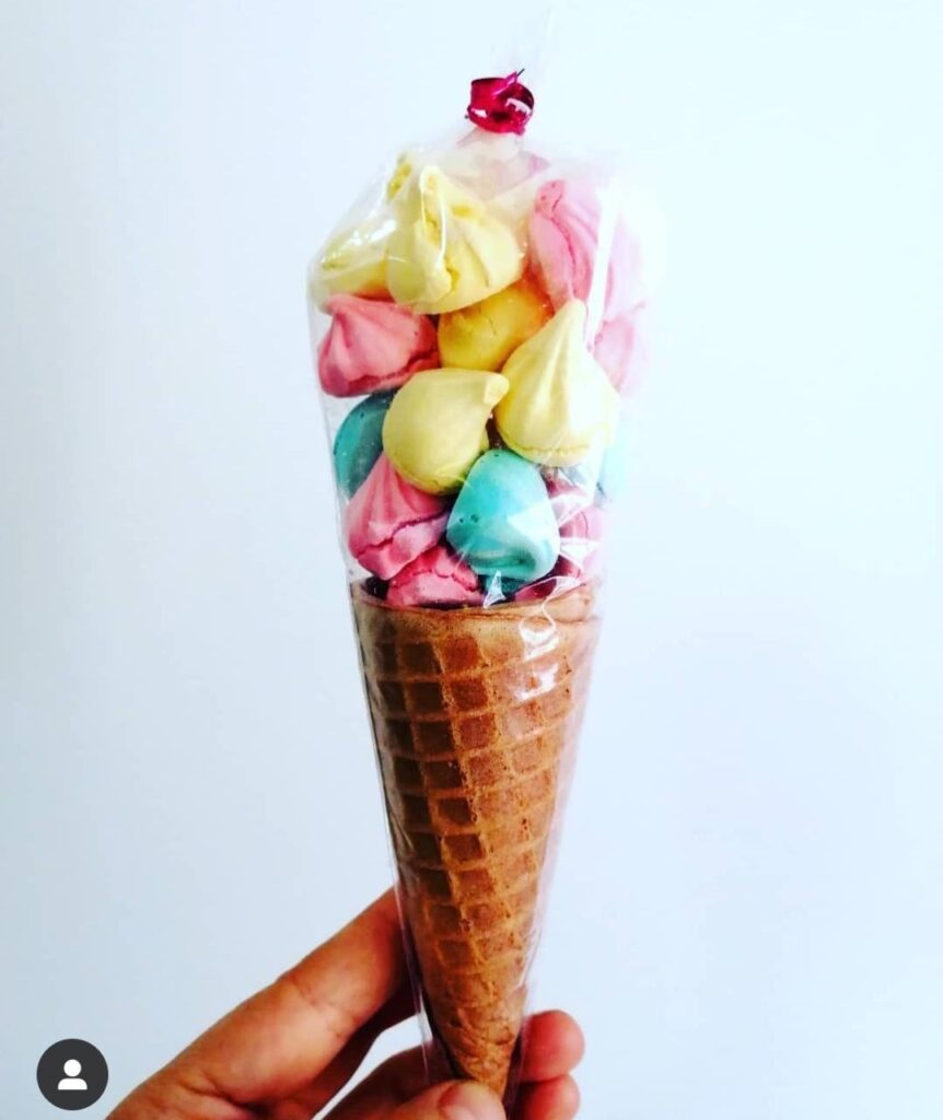 Suspiros en cono - La Fábrica de Nubes